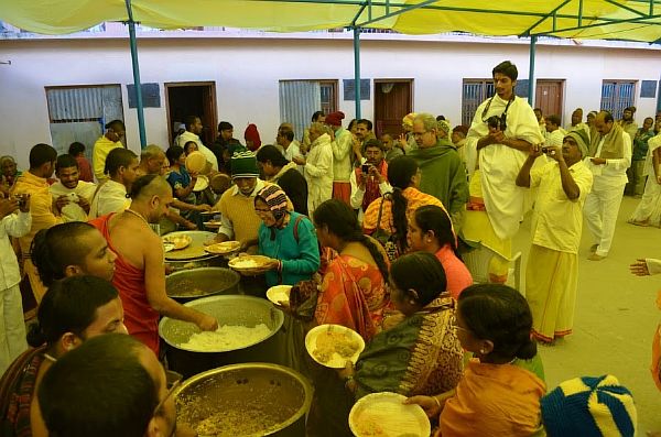 Annadhanam Serving The Hunger Sadhus HH Chinna Jeeyar Swamiji | VTS BHARATH